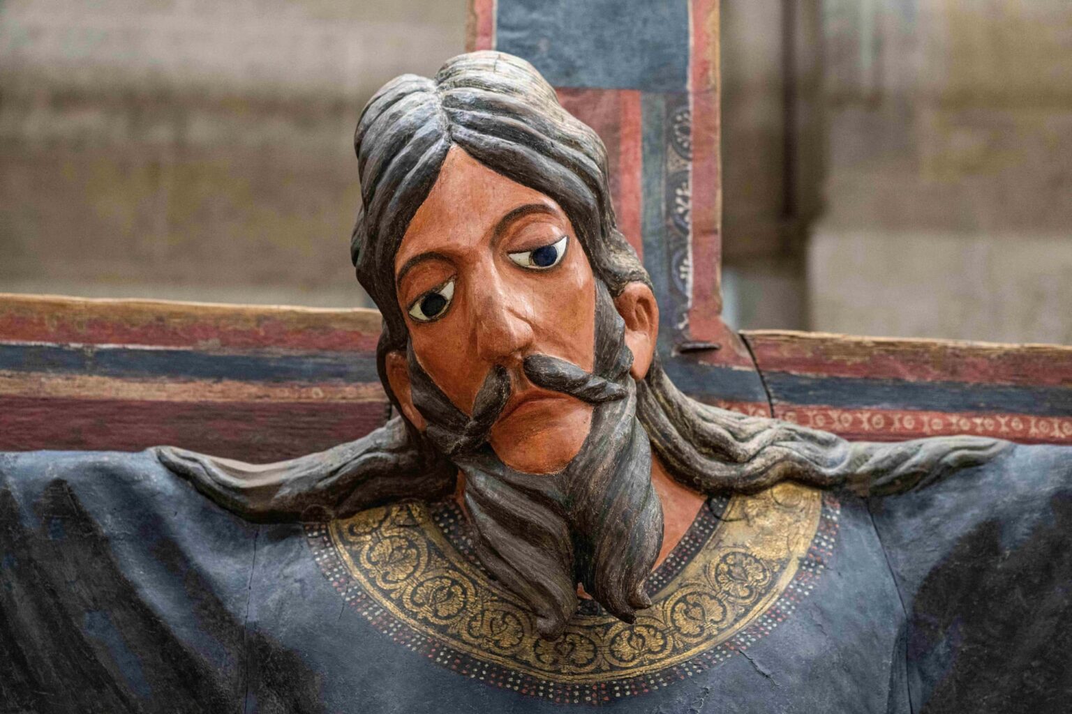 Il Volto Santo di Lucca restaurato: gli occhi del Cristo del IX secolo ...